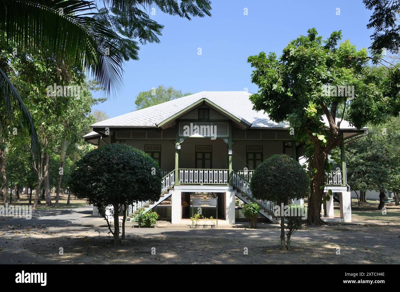 University Silpakorn, Sanam Chandra Palace Campus, Nakhon Pathom ...