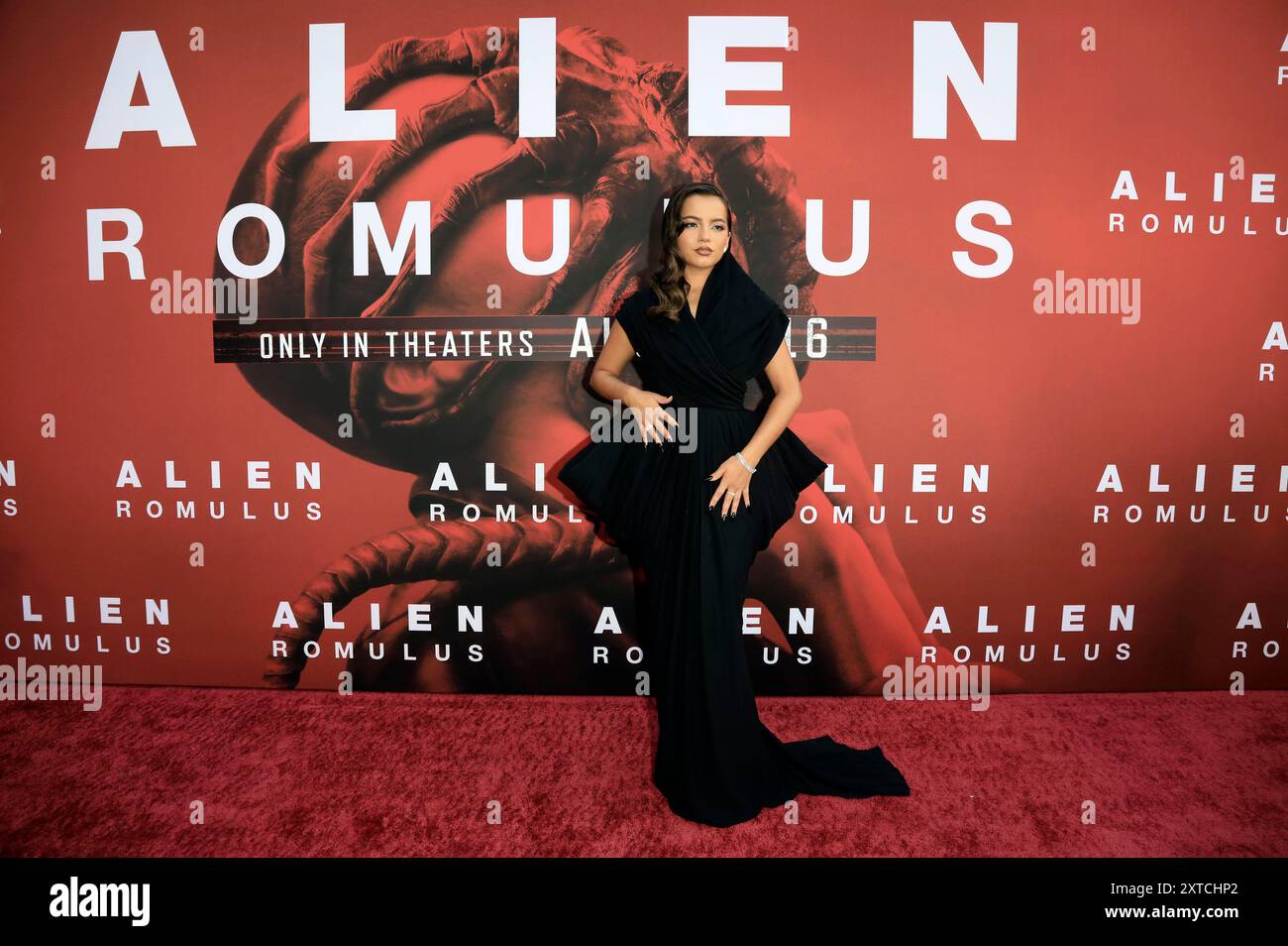 Alien romulus isabela merced hi-res stock photography and images - Alamy