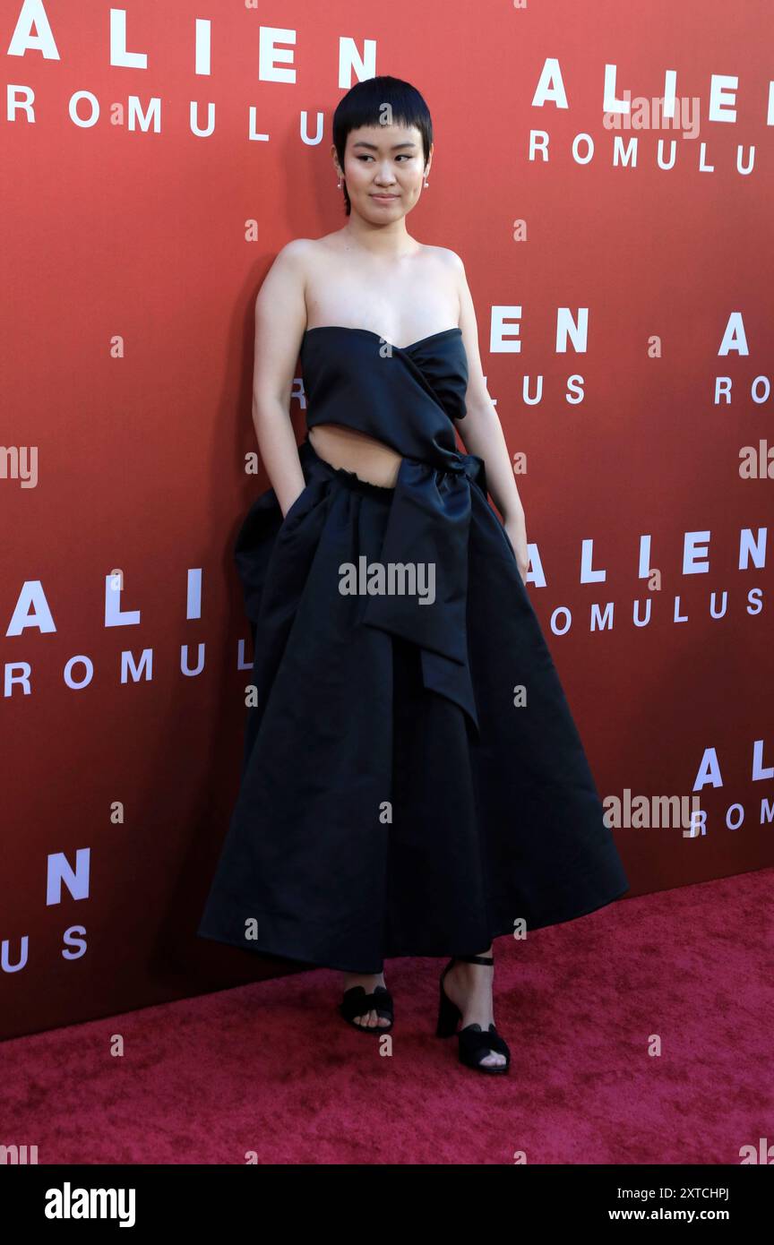 Alien romulus wu hi-res stock photography and images - Alamy