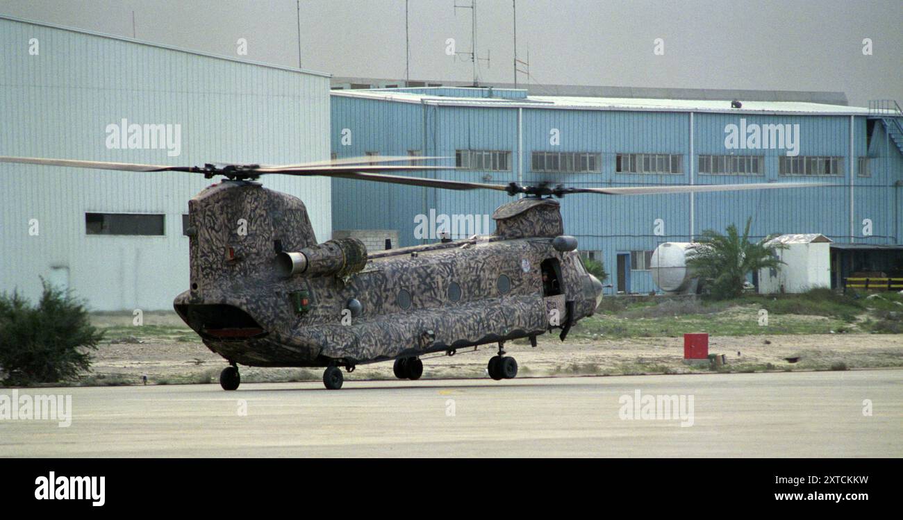 First Gulf War: 6th March 1991 A damaged RAF Boeing CH-47 Chinook ...