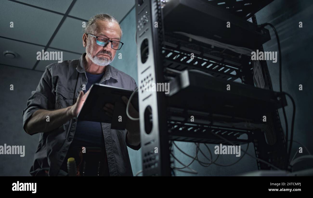 Local area network engineer hi-res stock photography and images - Alamy Local area network engineer hi-res stock photography and images - Alamy