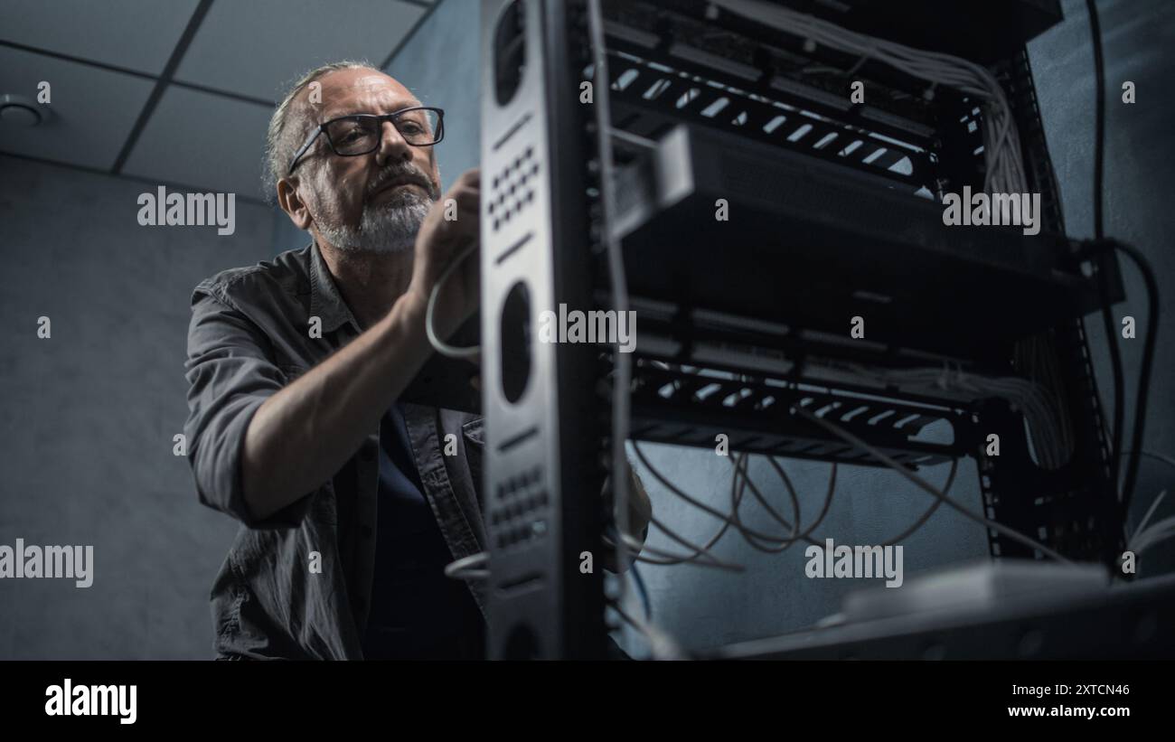 Local area network engineer hi-res stock photography and images - Alamy Local area network engineer hi-res stock photography and images - Alamy