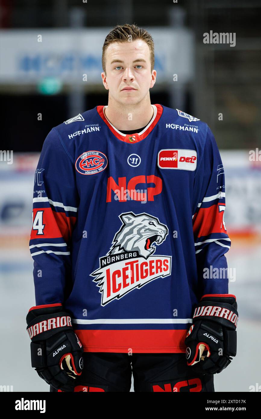 Cody haiskanen hi-res stock photography and images - Alamy