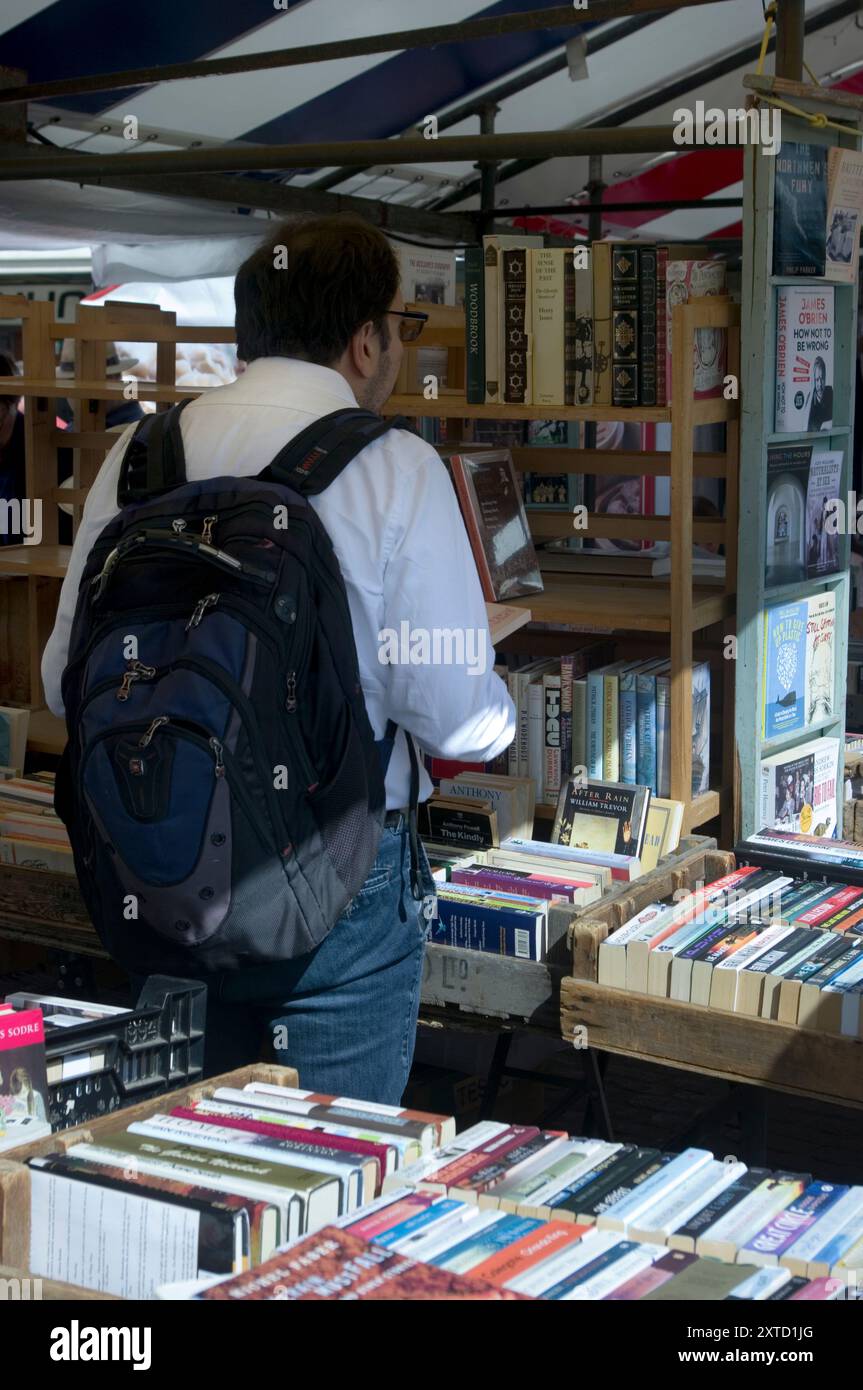 Second Hand Book Stall Stock Photo - Alamy