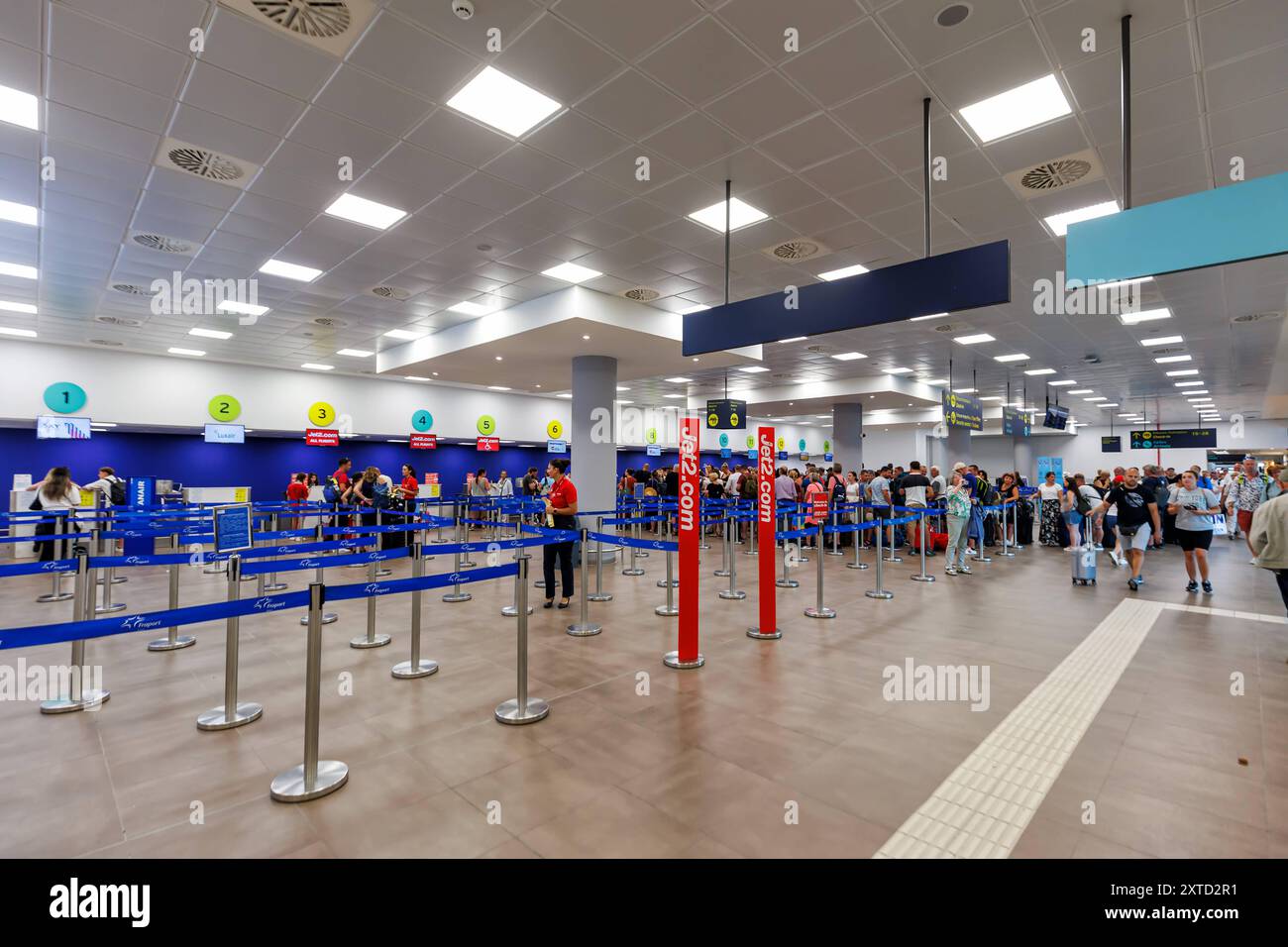 Flughafen Korfu Terminal in Griechenland Korfu, Griechenland - 8. Juni ...