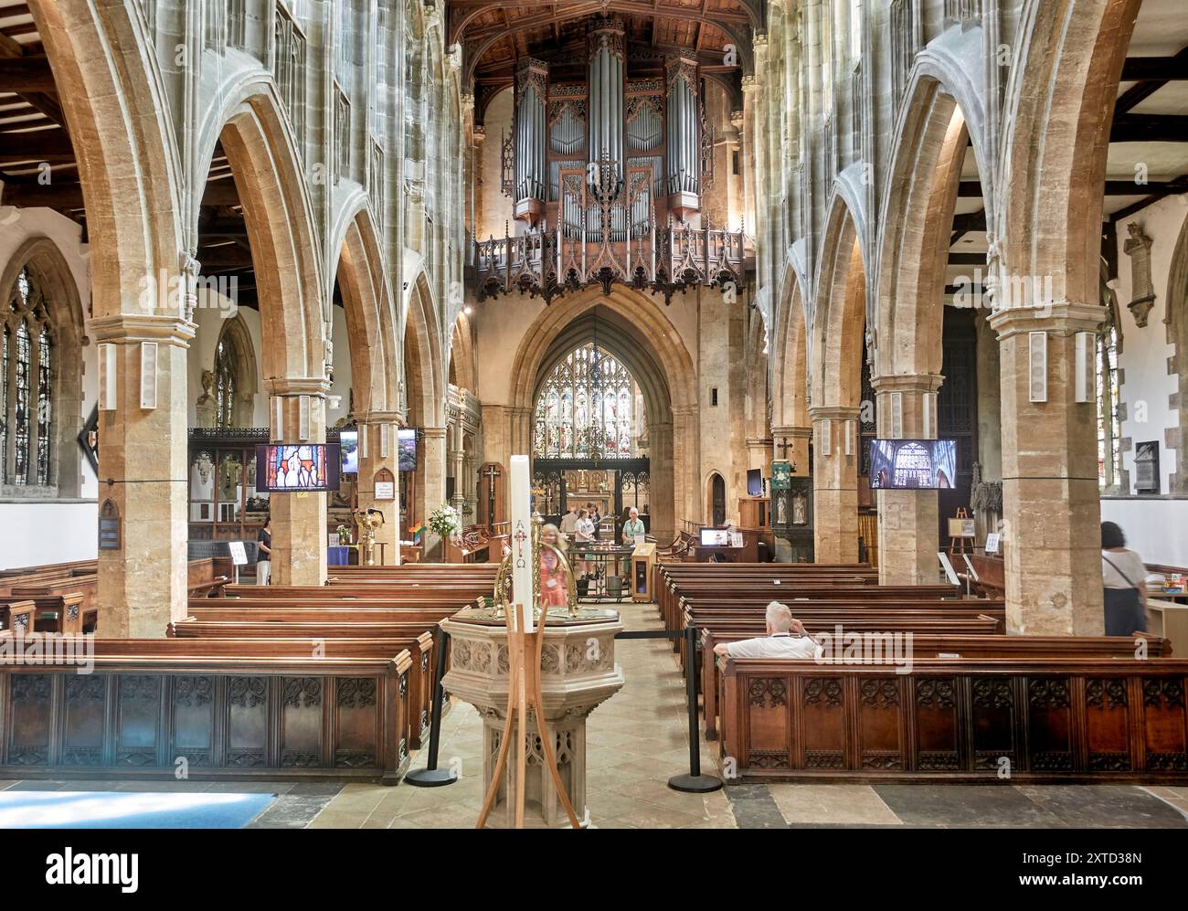 Holy Trinity Church interior, Stratford upon Avon, Warwickshire ...