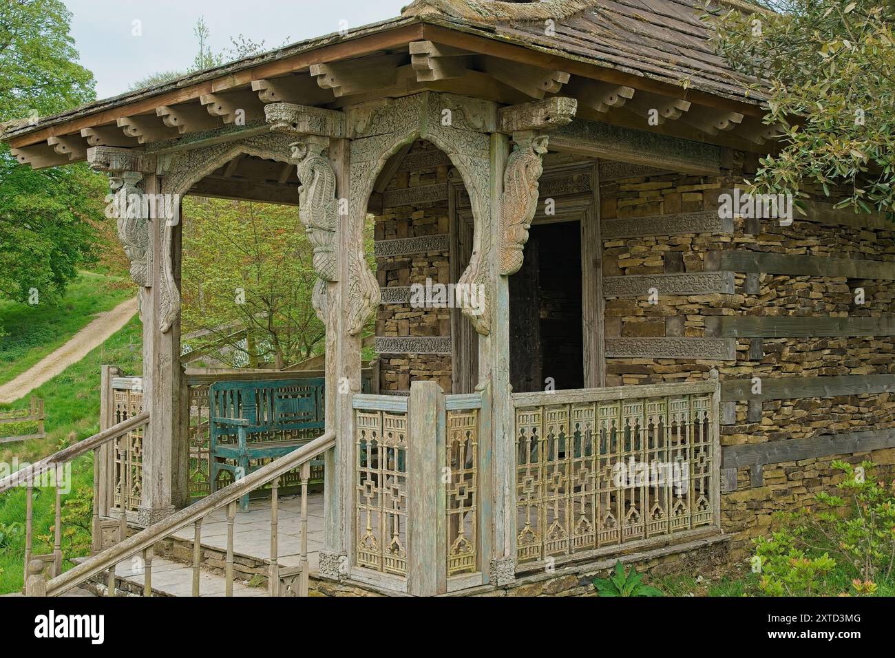 Rustic log cabin uk hi-res stock photography and images - Alamy