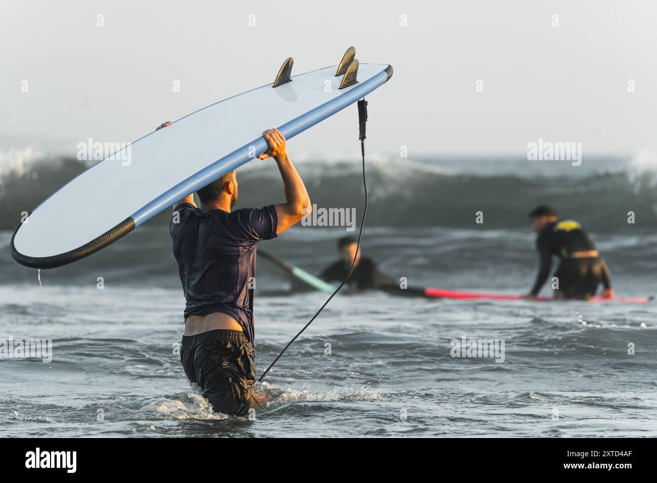 Surfing team hi-res stock photography and images - Alamy