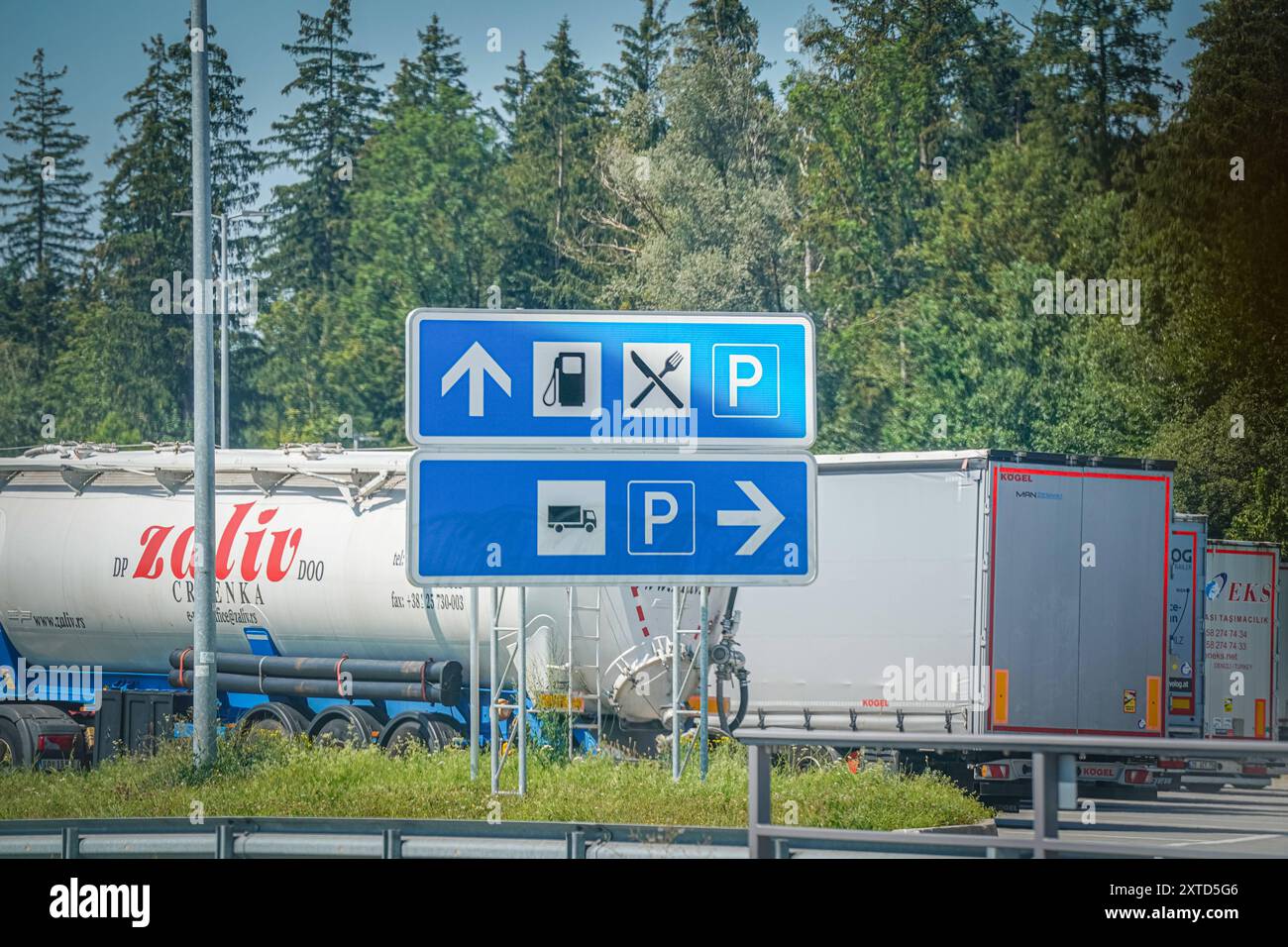Restaurant lkw hi-res stock photography and images - Alamy