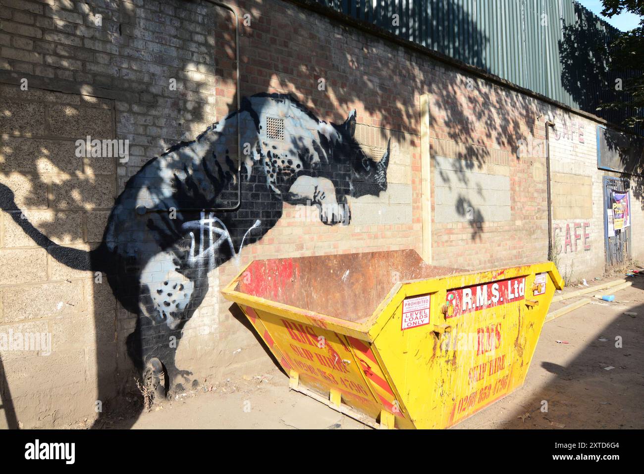 Banksy rhino hi-res stock photography and images - Alamy