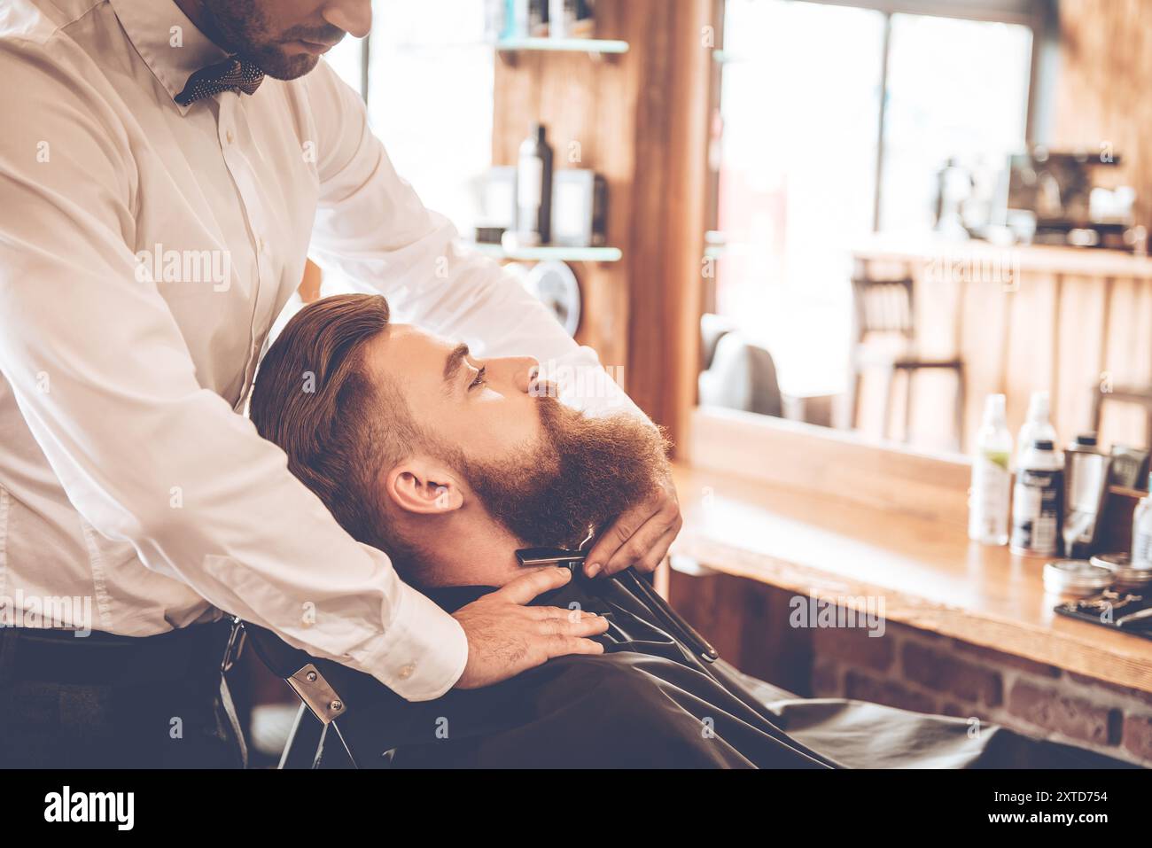 Strait edge razor hi-res stock photography and images - Alamy