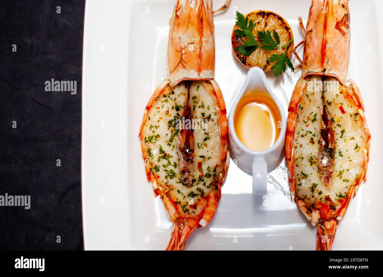 King prawns plated hi-res stock photography and images - Alamy