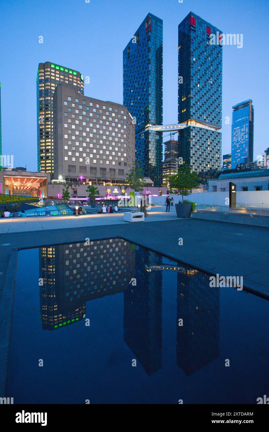 Quartier des spectacles montréal hi-res stock photography and images ...