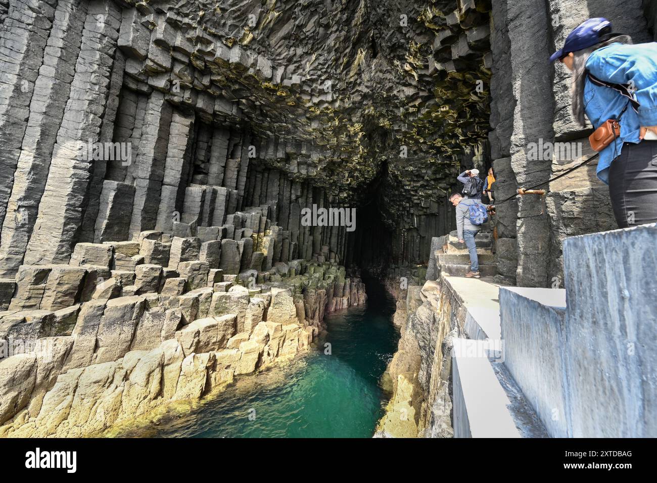 Iona scotland cave hi-res stock photography and images - Alamy