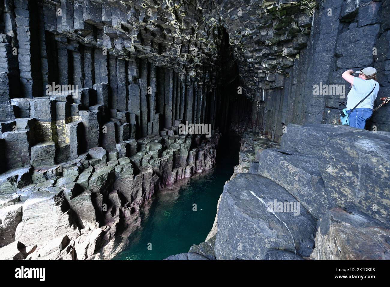 Iona scotland cave hi-res stock photography and images - Alamy