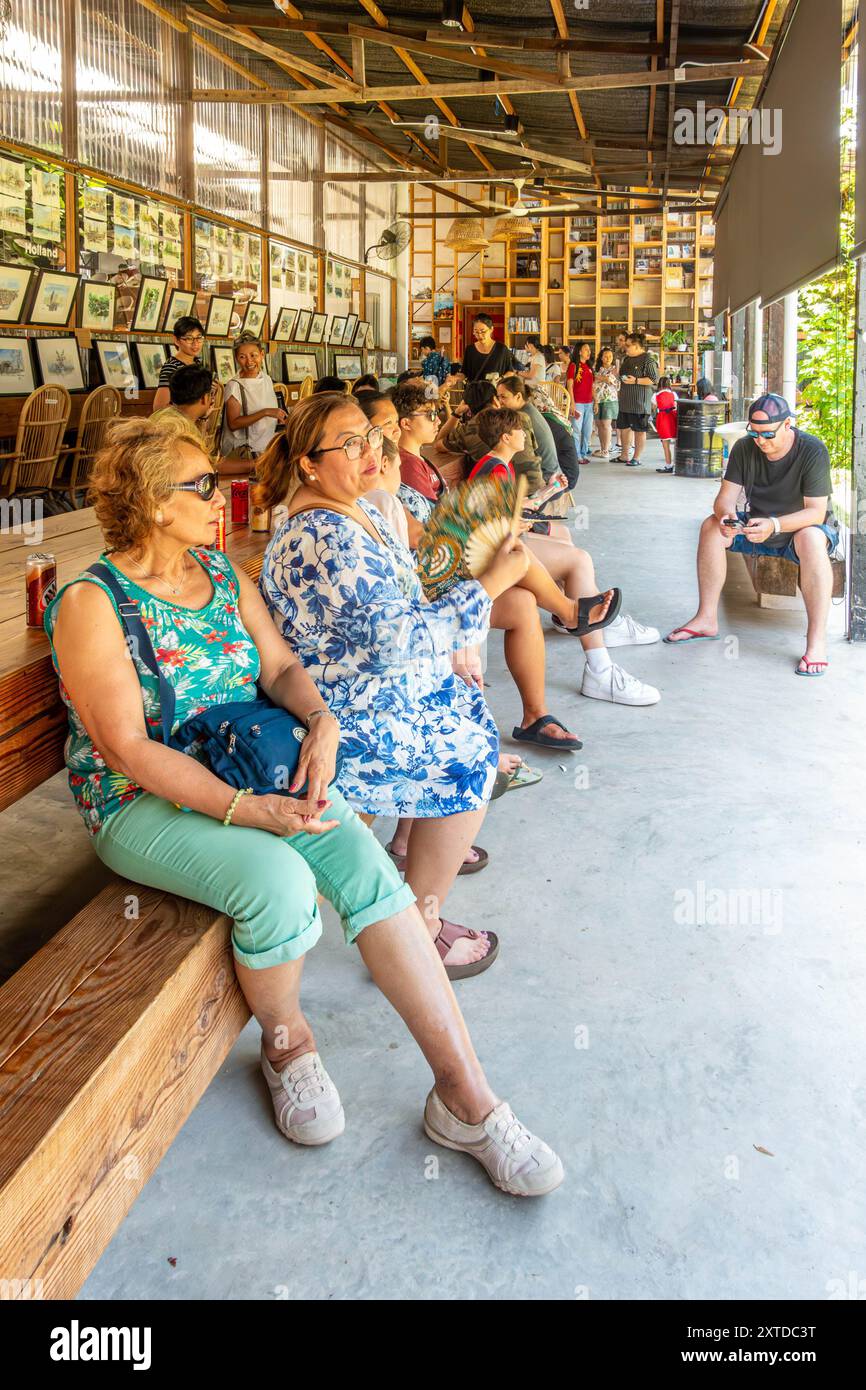 Penang bus station hi-res stock photography and images - Alamy