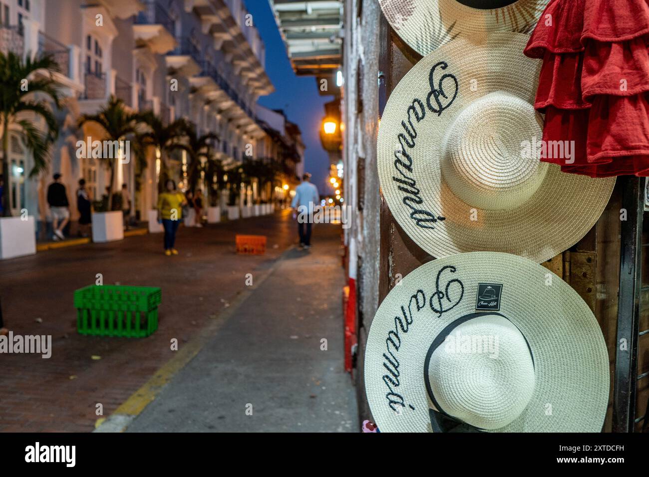 Casca viejo hi-res stock photography and images - Alamy