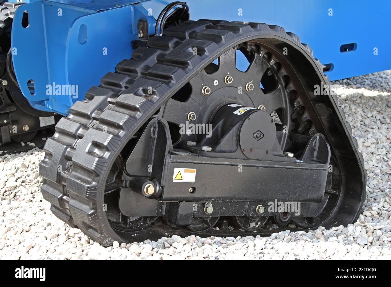 Continuous tracked vehicle hi-res stock photography and images - Alamy