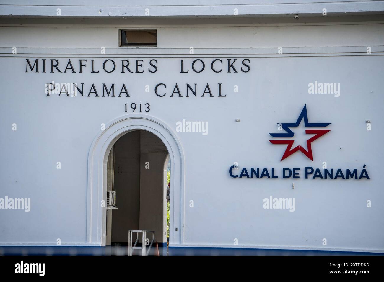Miraflores locks visitor center, Panama Canal (Canal de Panama Stock ...