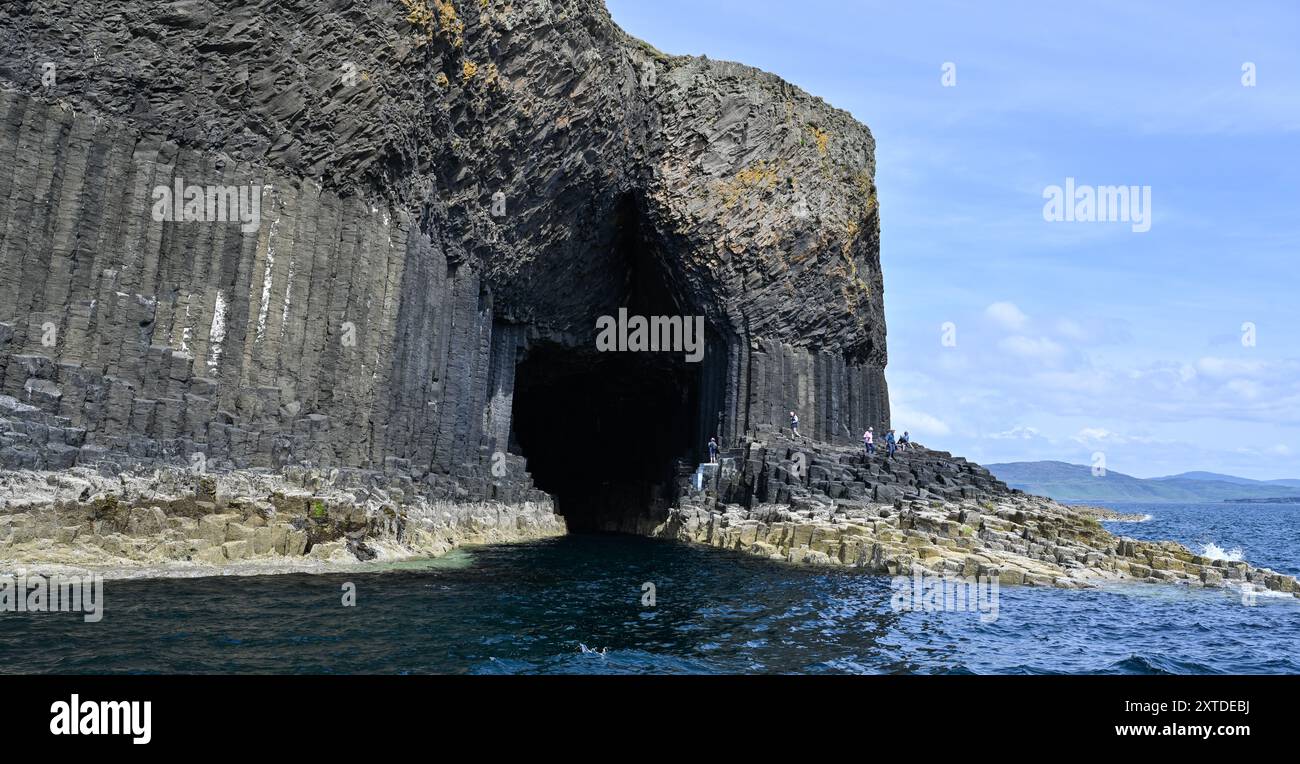 Fingal’s cave staffa hi-res stock photography and images - Alamy