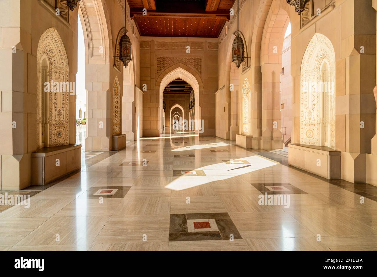 Arched passageway at the Sultan Qaboos Grand Mosque. Islamic ...