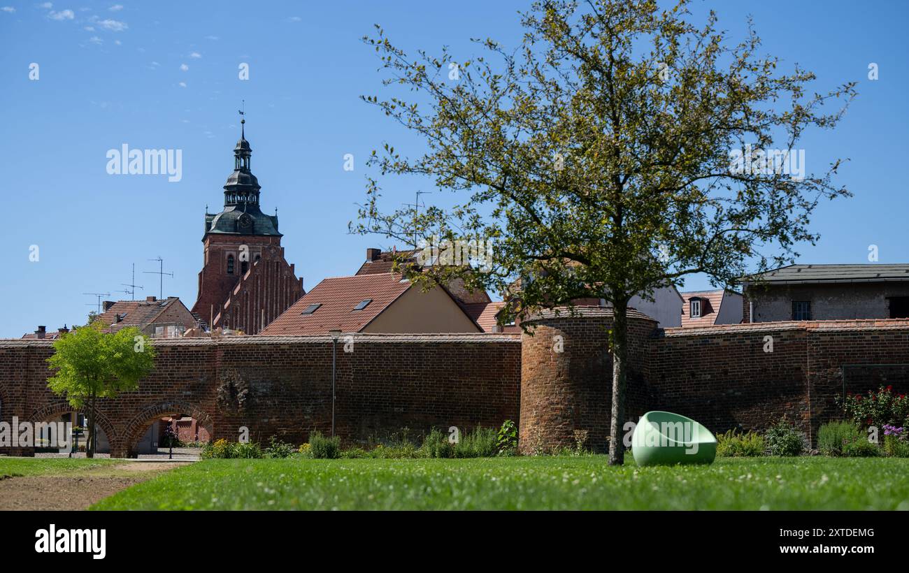 12 August 2024, Brandenburg, Wittstock/Dosse: View of the historic city ...