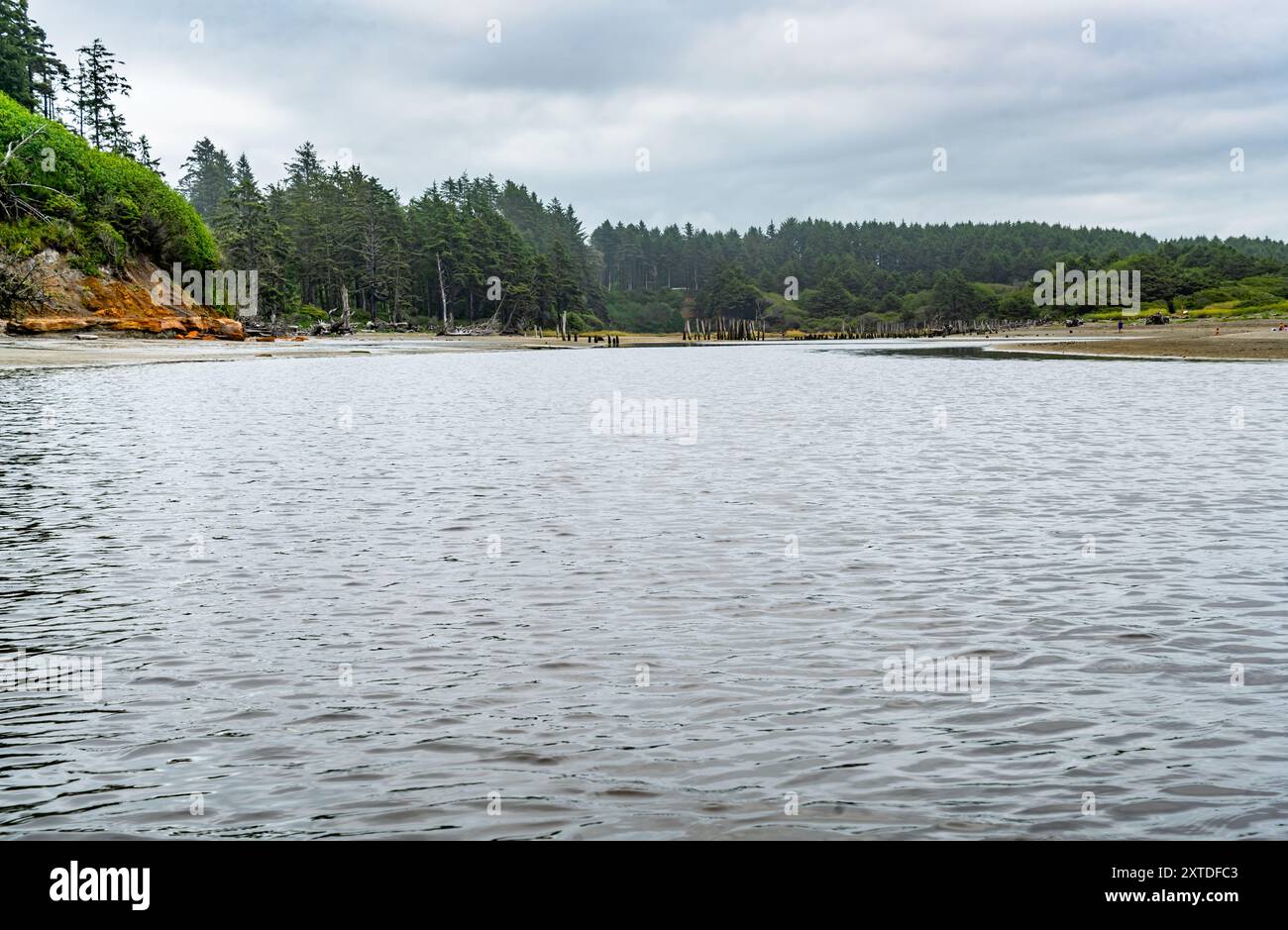 A view of the Moclips River flowing toward the Pacific Ocean in ...