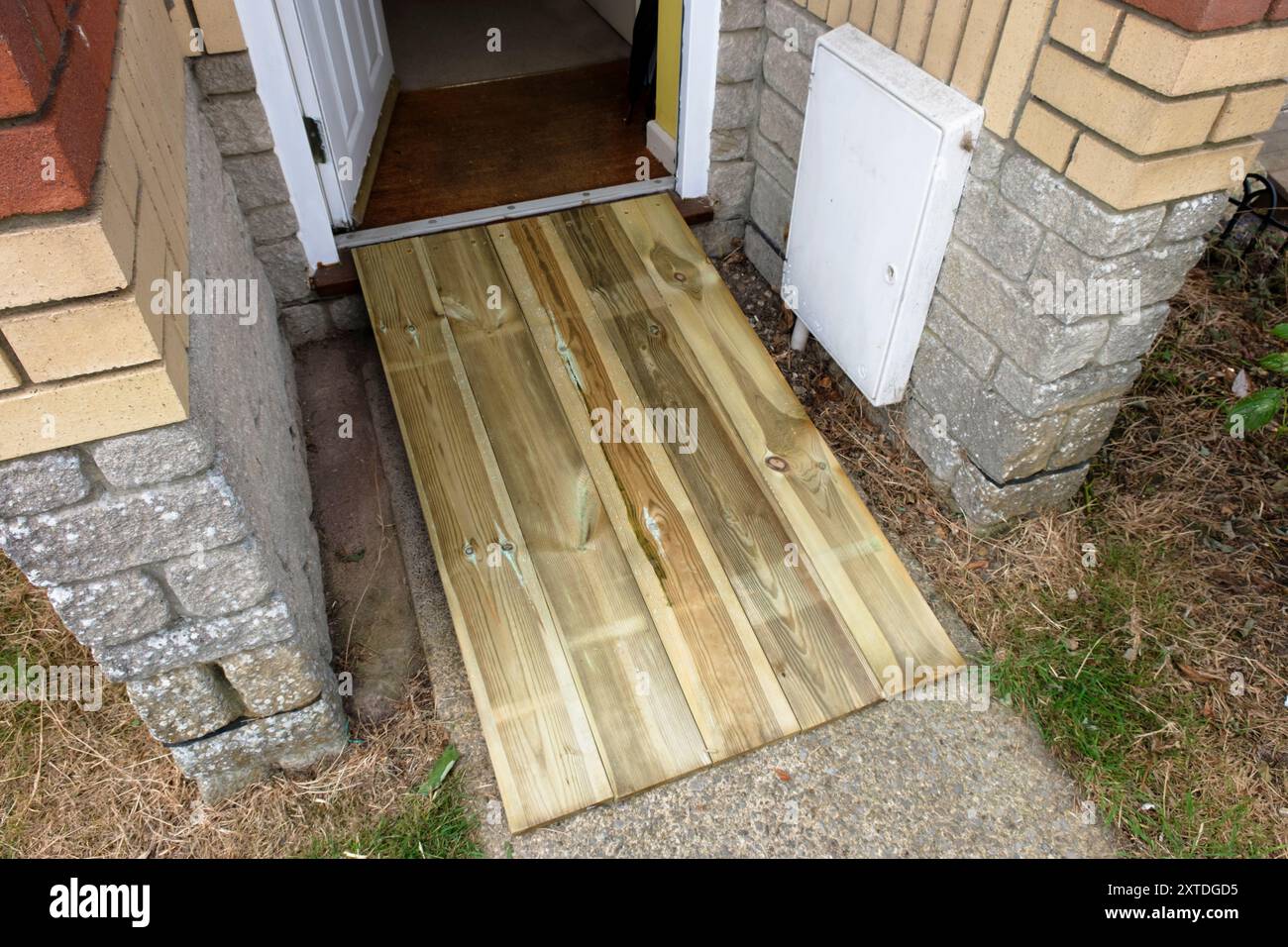 home made access ramp on a front door step Stock Photo - Alamy