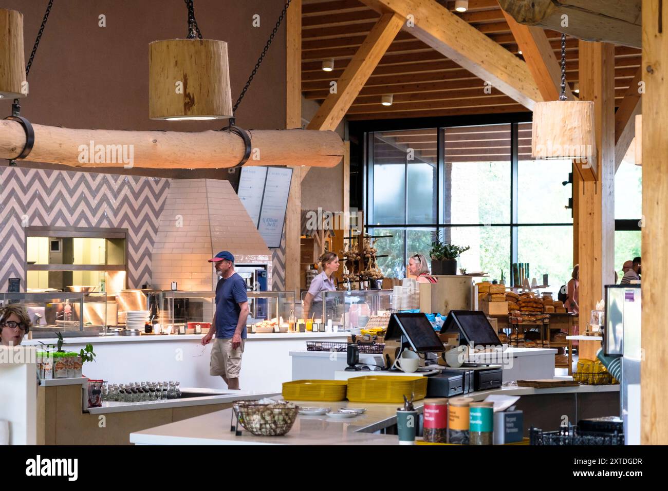 Gloucester M5 motorway service station Stock Photo - Alamy