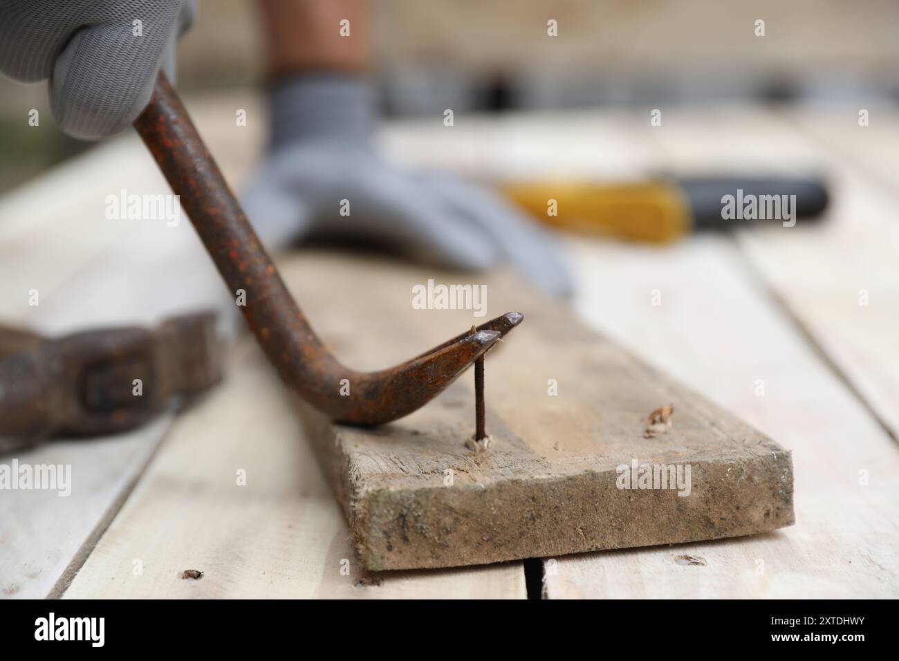 Crowbar outdoors hi-res stock photography and images - Alamy
