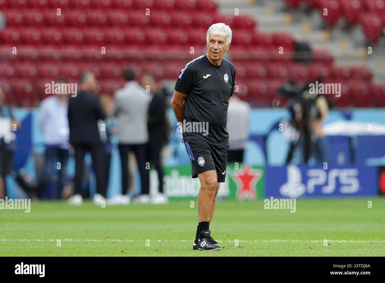 Coach Gian Piero Gasperini of Atalanta Bergamo seen during training ...