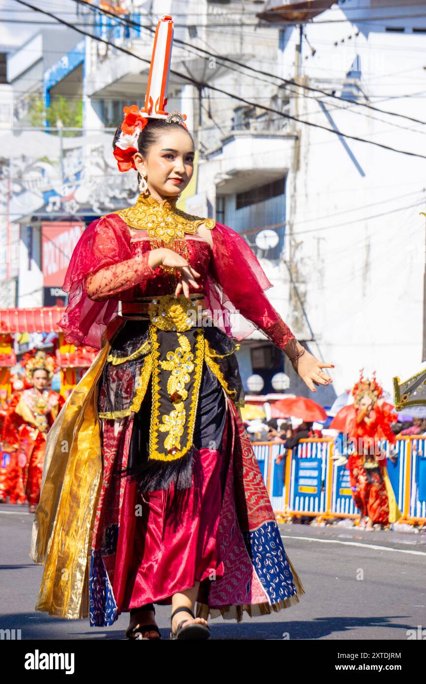 Asean traditional clothes hi-res stock photography and images - Alamy