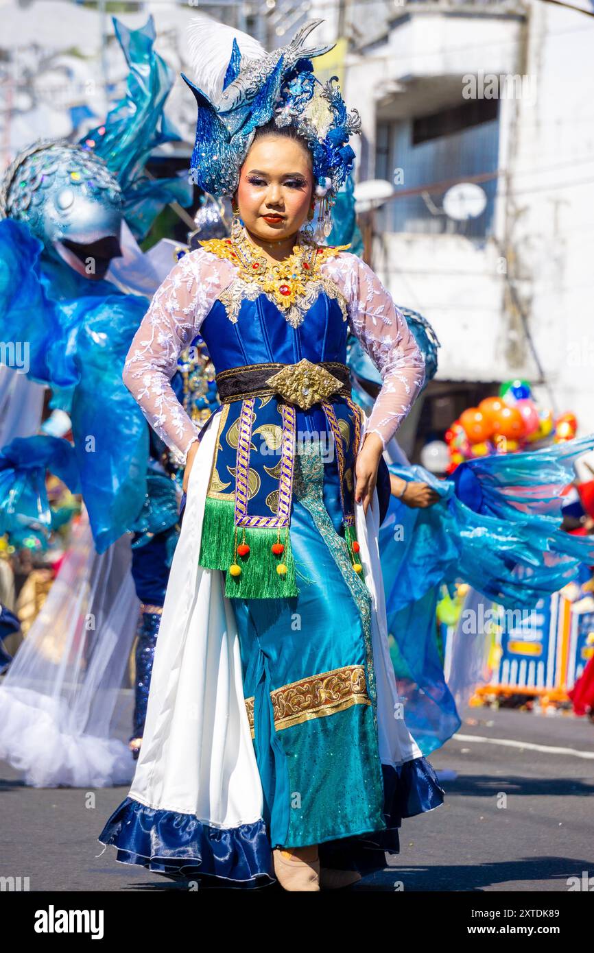 Asean traditional clothes hi-res stock photography and images - Alamy