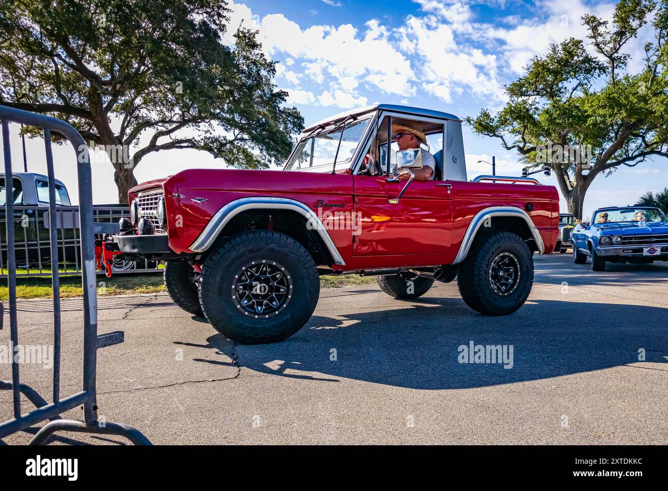 Ford Bronco 1970 Red