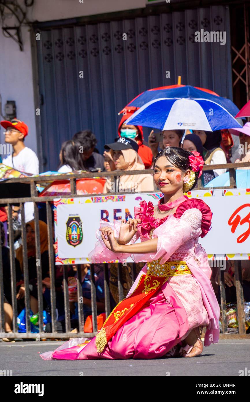 Kutha kembang dance hi-res stock photography and images - Alamy