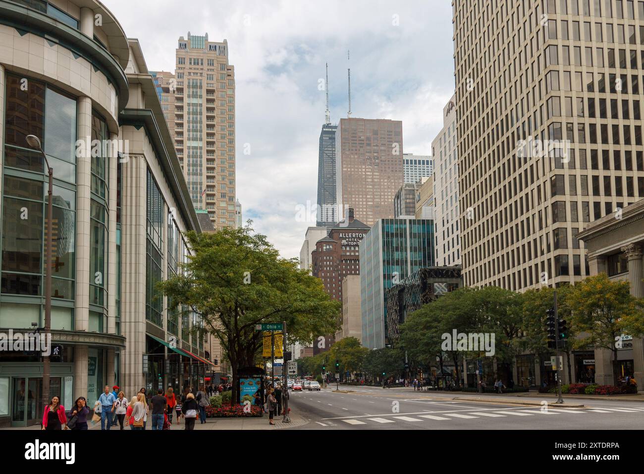 The Magnificent Mile Modern Architecture Tower Buildings and John ...