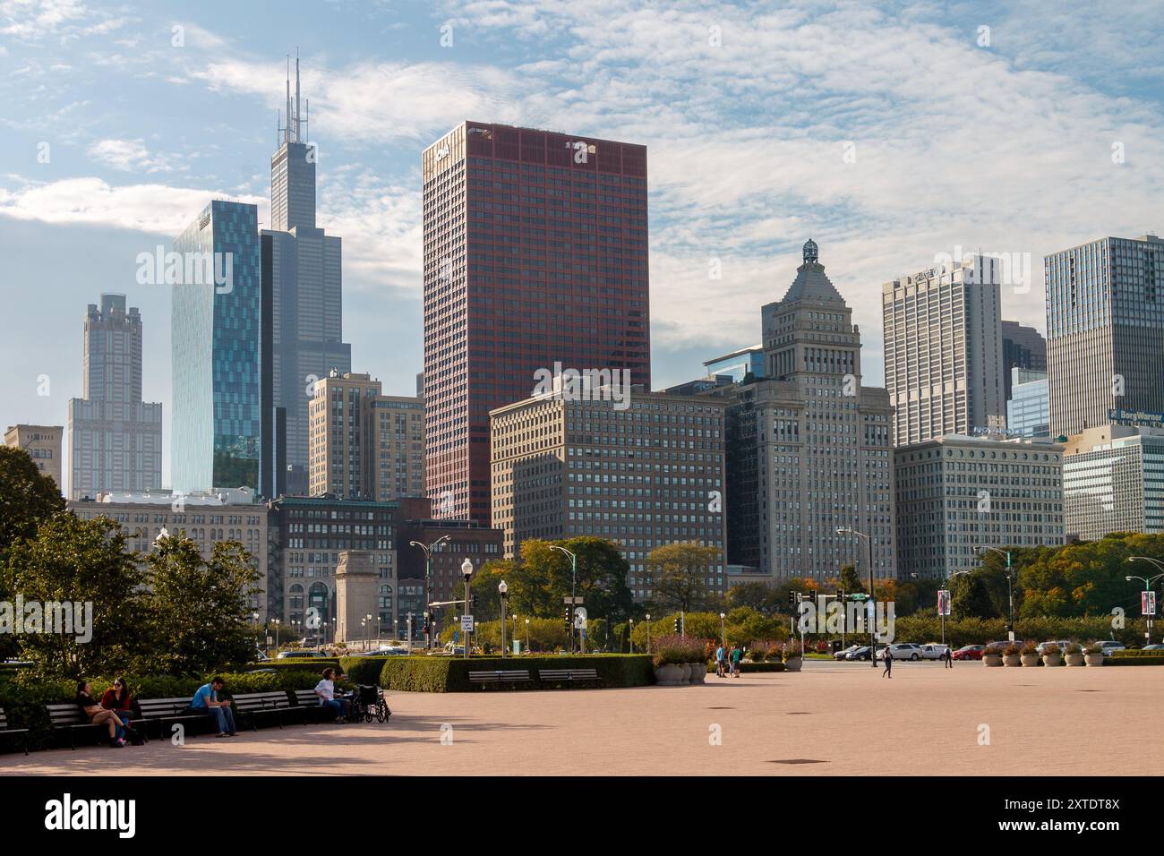 The Modern Architecture Tower Buildings skyline and Willis Tower skyscraper from the Millenium ...