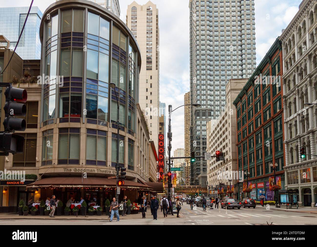 Chicago theater district architecture chicago loop hi-res stock ...