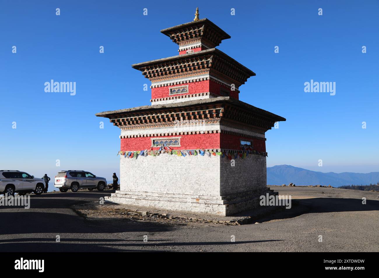 Tergo la pass bhutan hi-res stock photography and images - Alamy