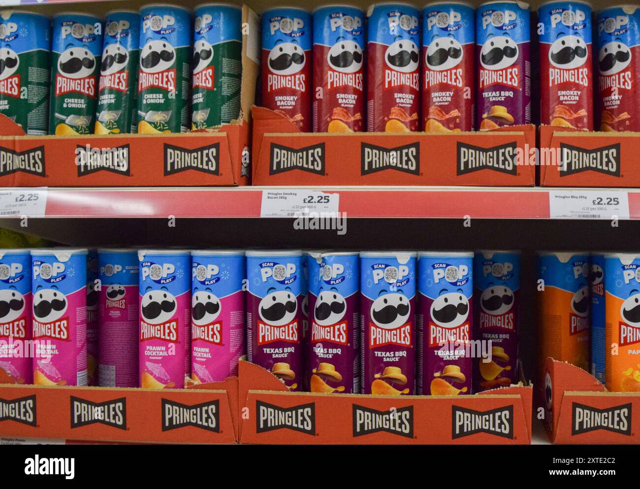 Pringles in the uk hi-res stock photography and images - Alamy