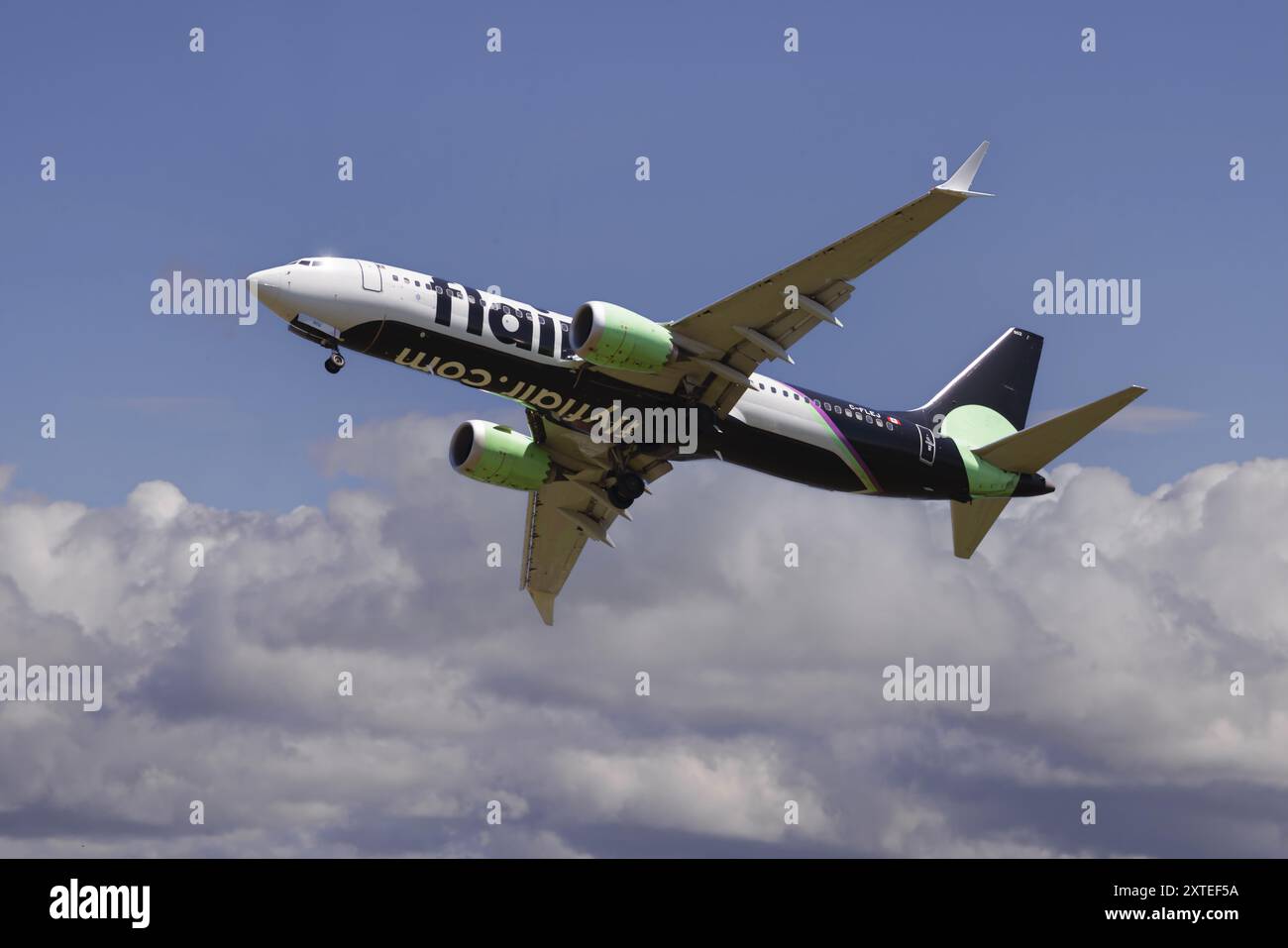 Flair airlines aircraft hi-res stock photography and images - Alamy
