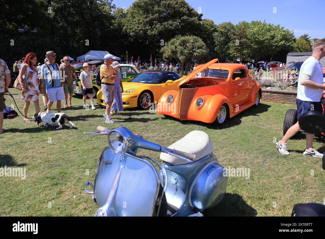 American & Custom Car Show in Steyne Gardens on Worthing beachfront ...