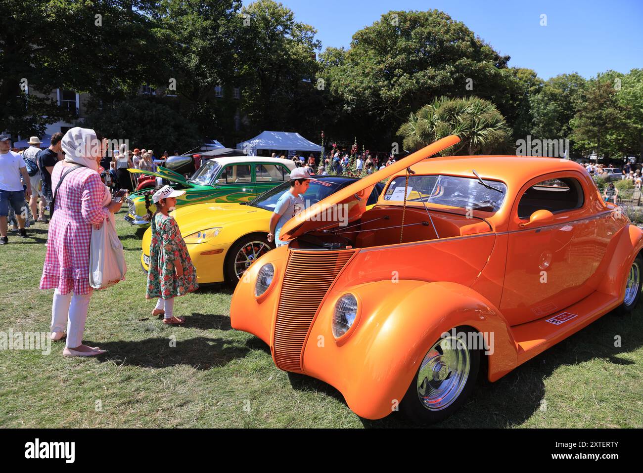 American & Custom Car Show in Steyne Gardens on Worthing beachfront ...