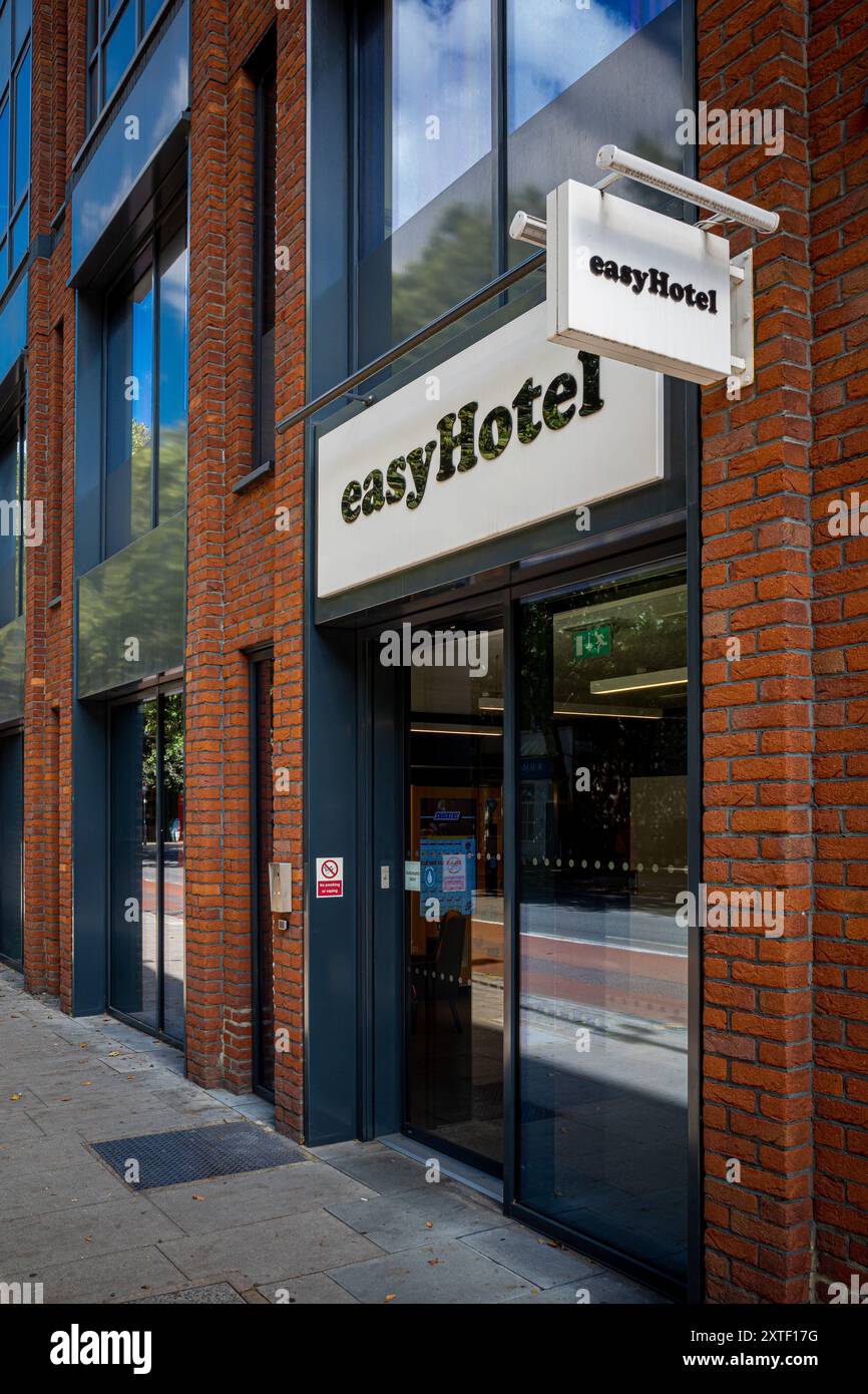 EasyHotel Old Street London. 3-Star super budget London Hotel in London ...