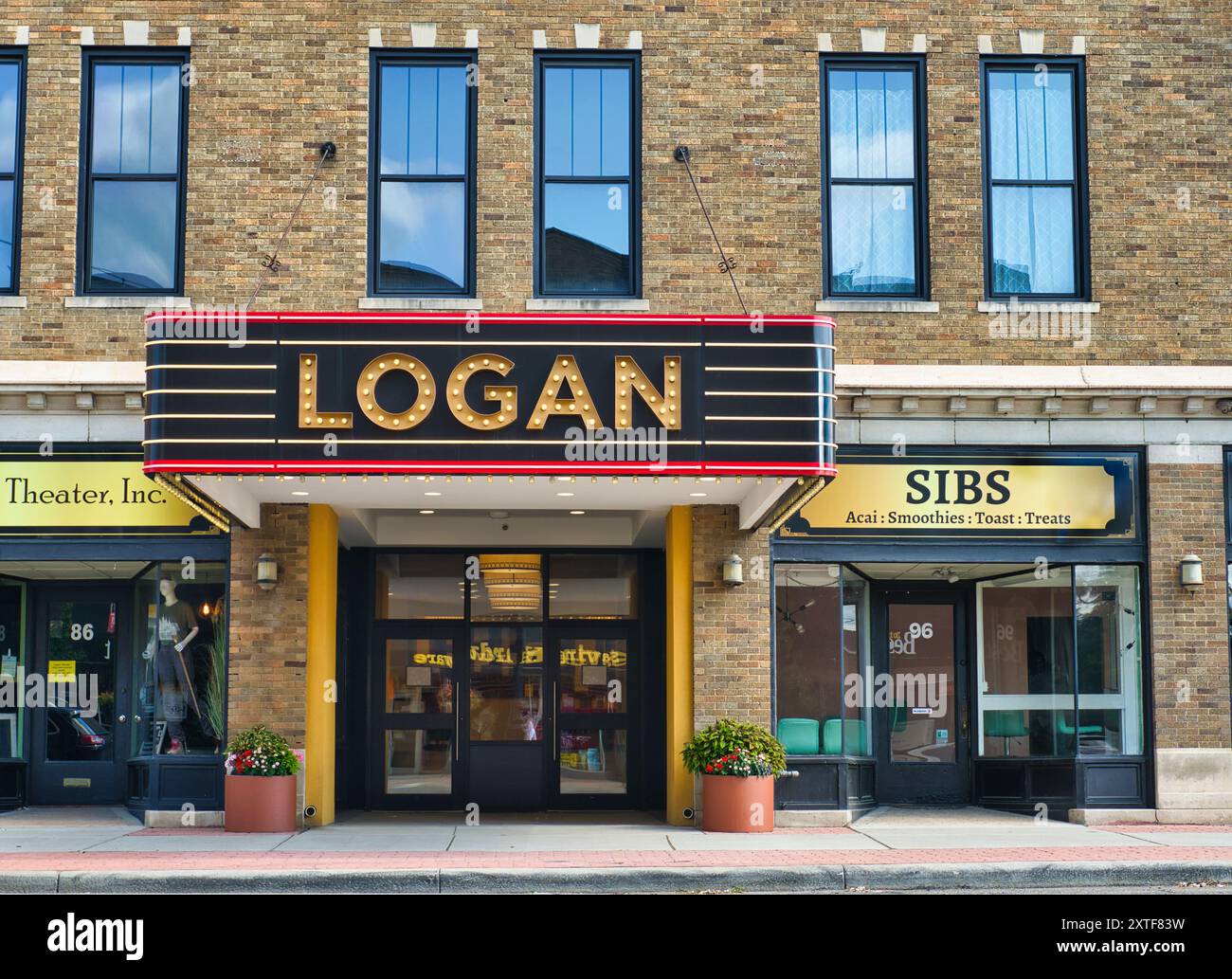 the logan Theater in downtown Logan Ohio, Hocking County USA 2024 Stock ...