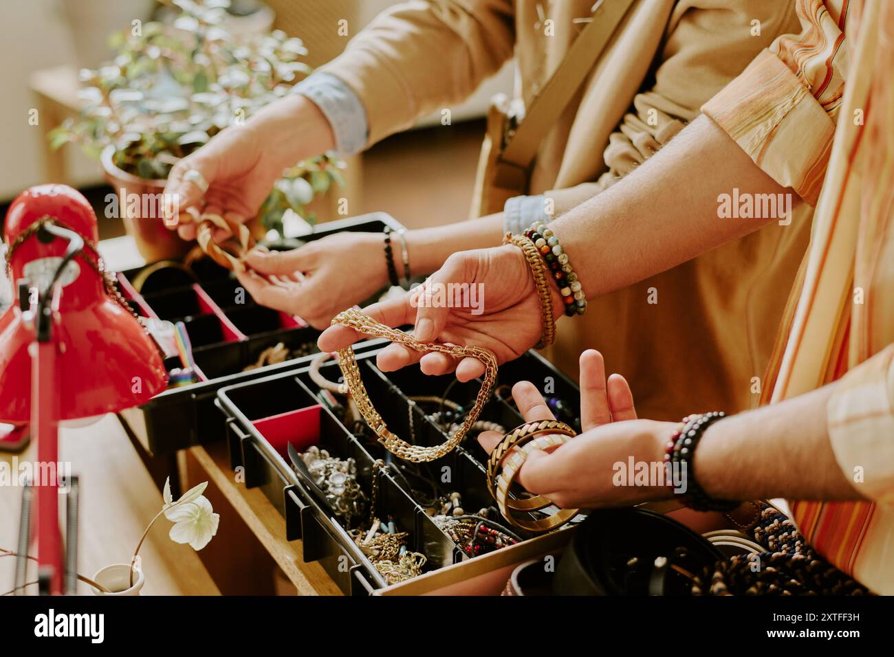Handcrafted jewelry shop hi-res stock photography and images - Alamy