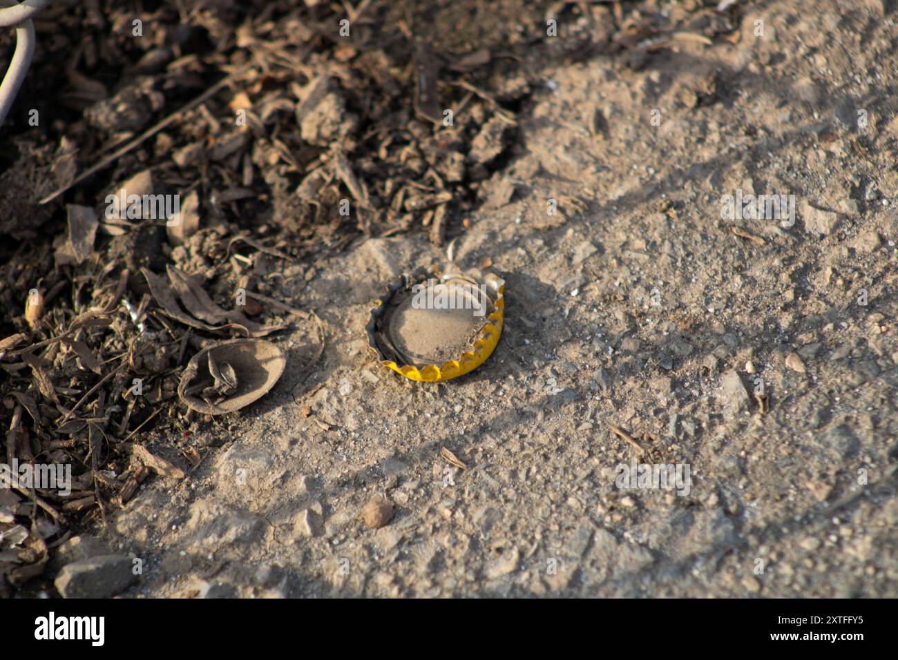 Gold metal cap hi-res stock photography and images - Alamy