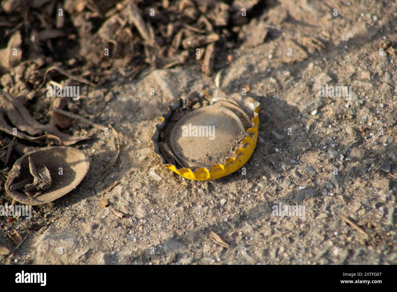 Gold metal cap hi-res stock photography and images - Alamy