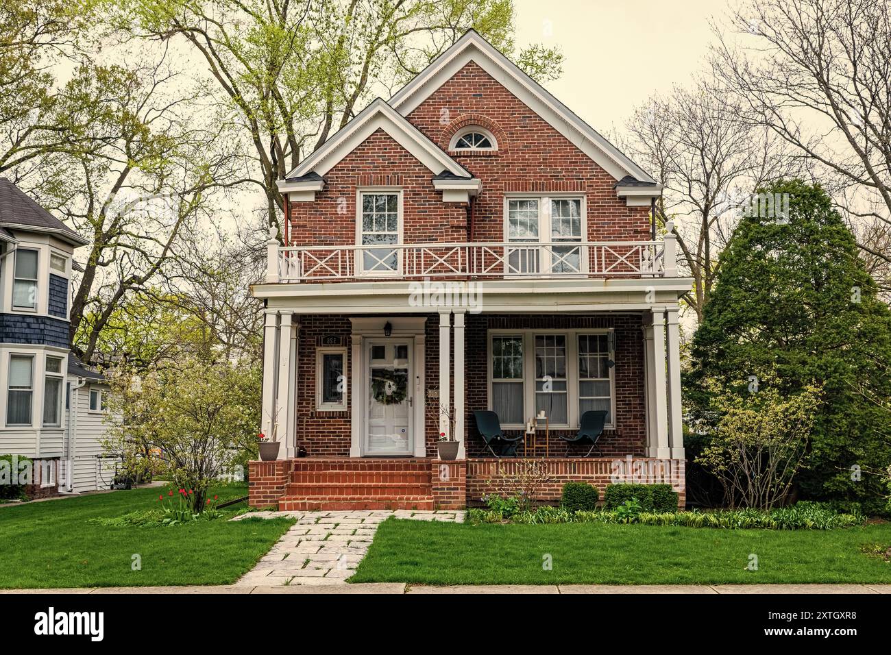 cottage house in american neighborhood. suburban house property ...