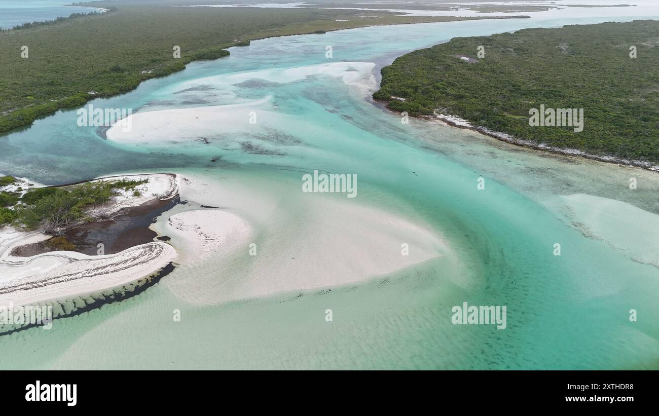 Islands in bahamas aerial hi-res stock photography and images - Alamy